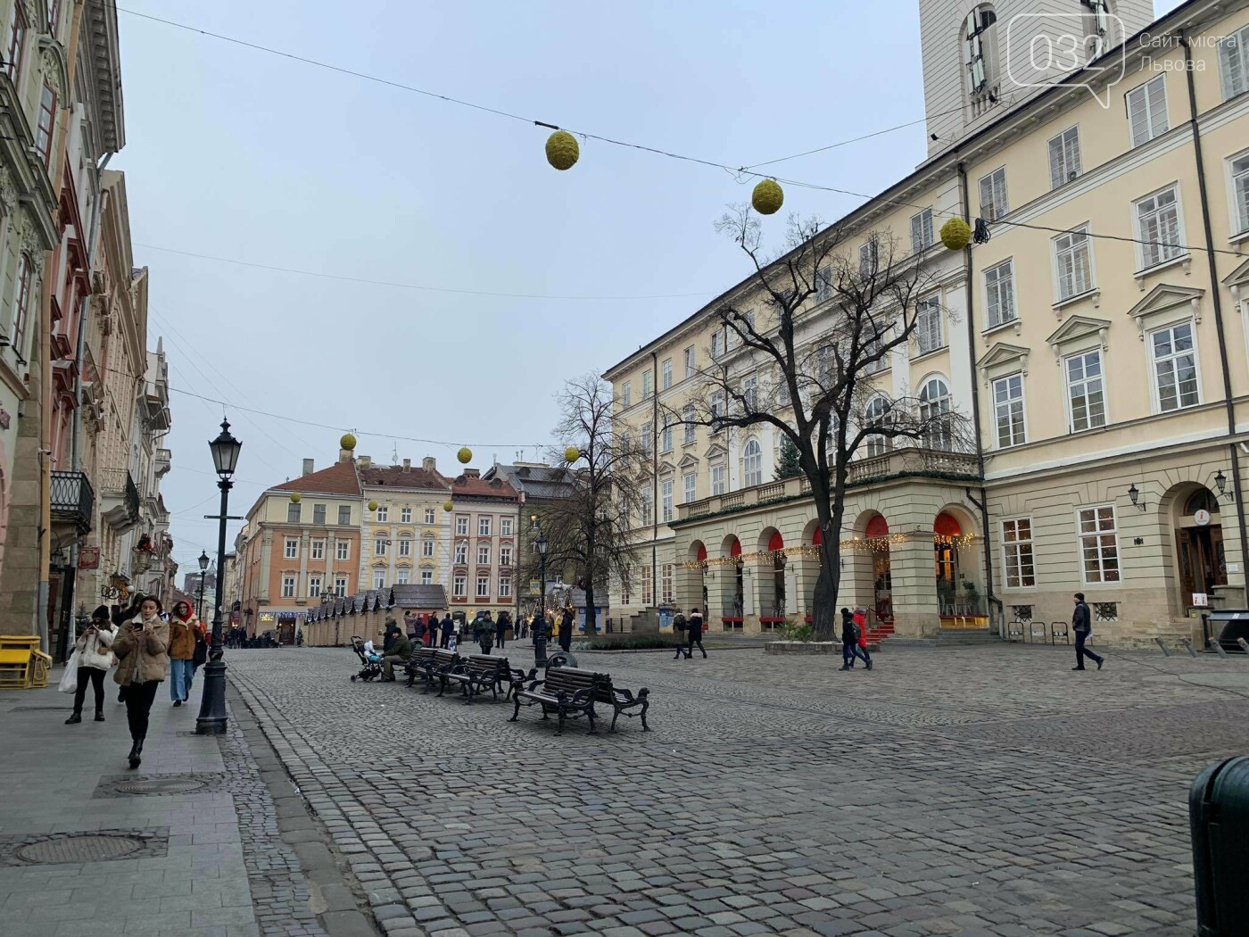 Як прикрасили Львів до Нового року та Різдва: атмосферні фото | Новини