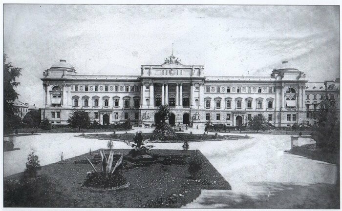 Університети Львова 8 атмосферних ретро фото Новини