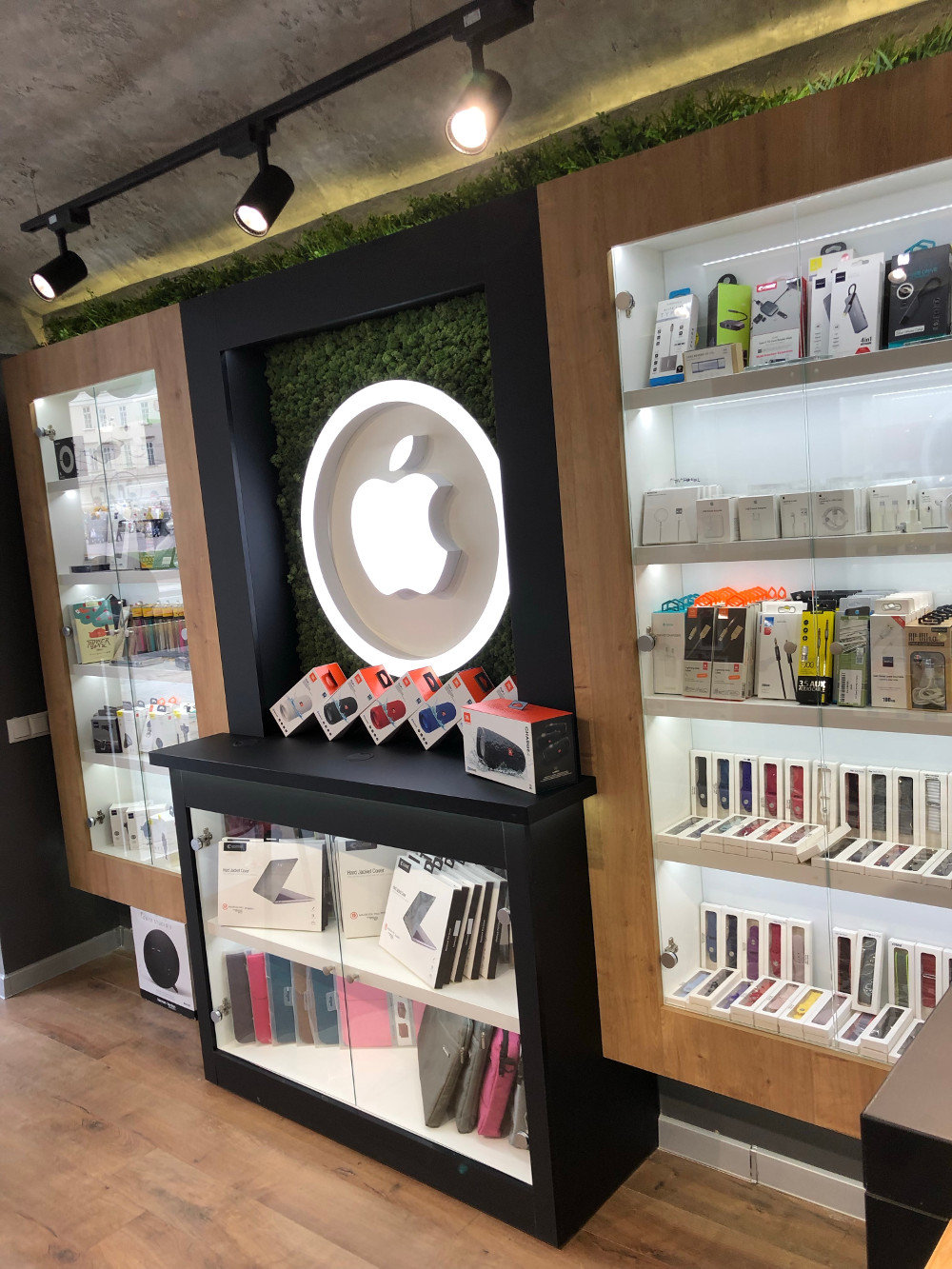 Apple Room — найбільша мережа техніки Apple на Західній Україні | Новини